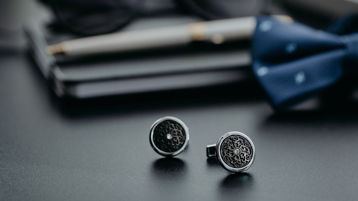 A Man's Guide On How To Wear Cufflinks