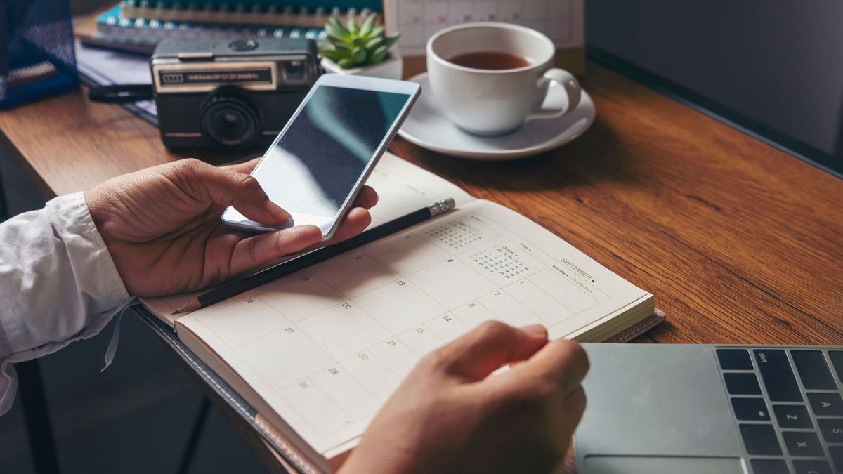 How To Make A Daily Schedule And Stick To It