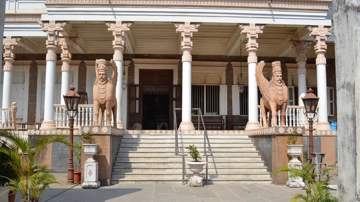 Travel Guide To The Parsi Town Of Udvada In Gujarat | Zee Zest