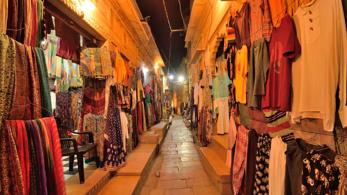 7 Markets In Indore For All Your Needs | Zee Zest