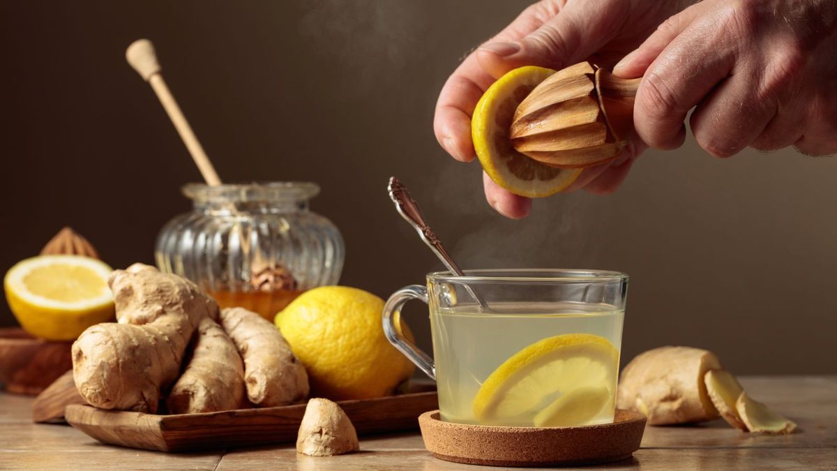 Benefits Of Drinking Warm Lemon Water To Know About | Zee Zest