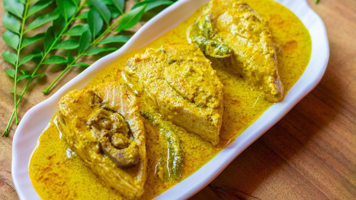 Authentic Bengali Style Bhapa Ilish Recipe | Zee Zest