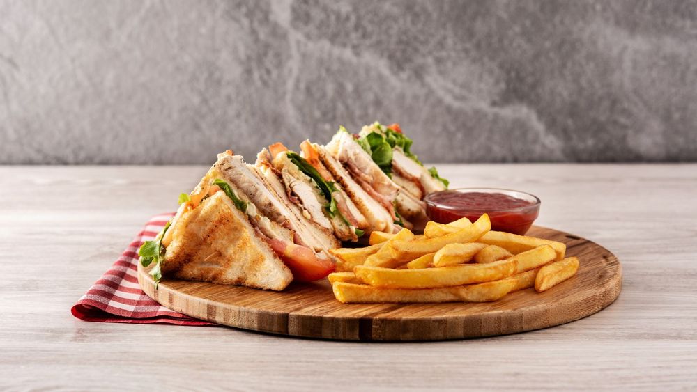 Easy Steps For A Delicious Clubhouse Sandwich | Zee Zest