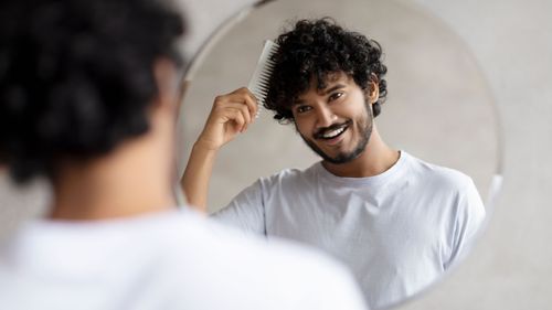 Curly Hair Styling For Men: 10 Practical Tips | Zee Zest
