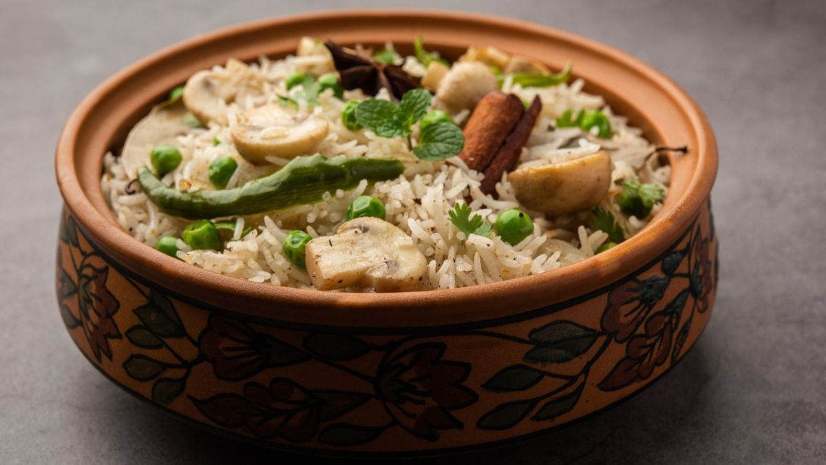 Delicious And Easy Mushroom Biryani Recipe | Zee Zest