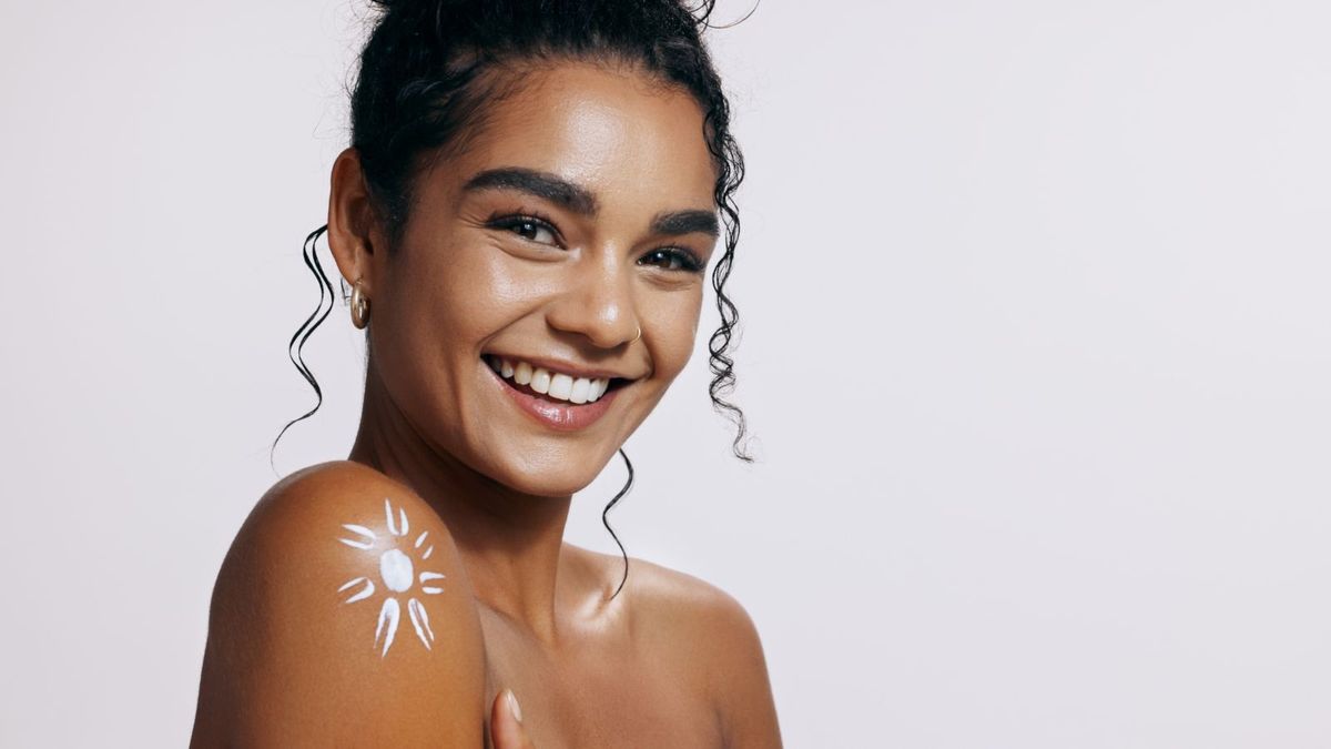 How Sunscreen Works & How To Pick The Right One | Zee Zest