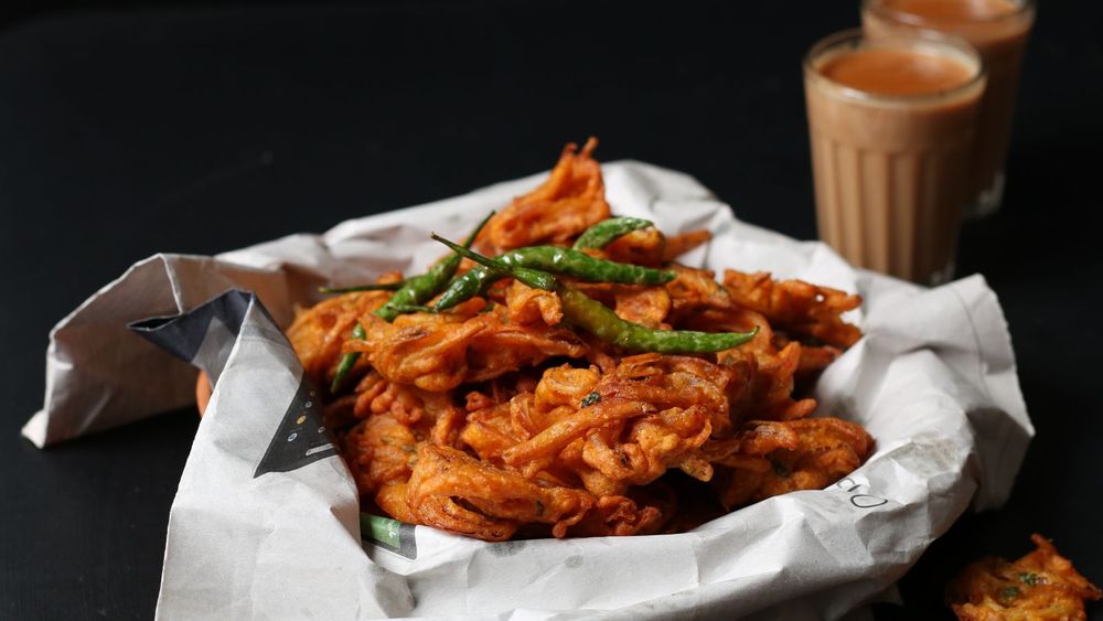 Crispy And Flavourful Kanda Bhaji Recipe | Zee Zest