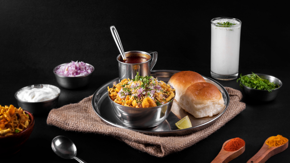 Top Joints In Pune To Try Misal Pav | Zee Zest