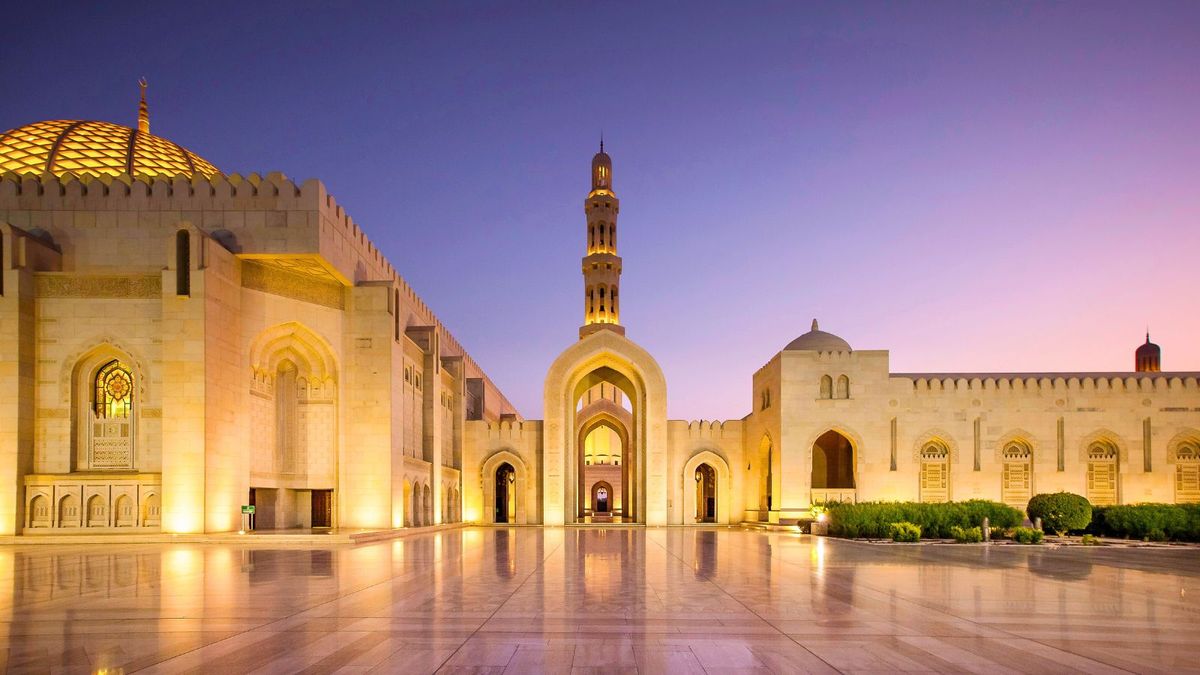 Famous Mosques In Oman | Zee Zest