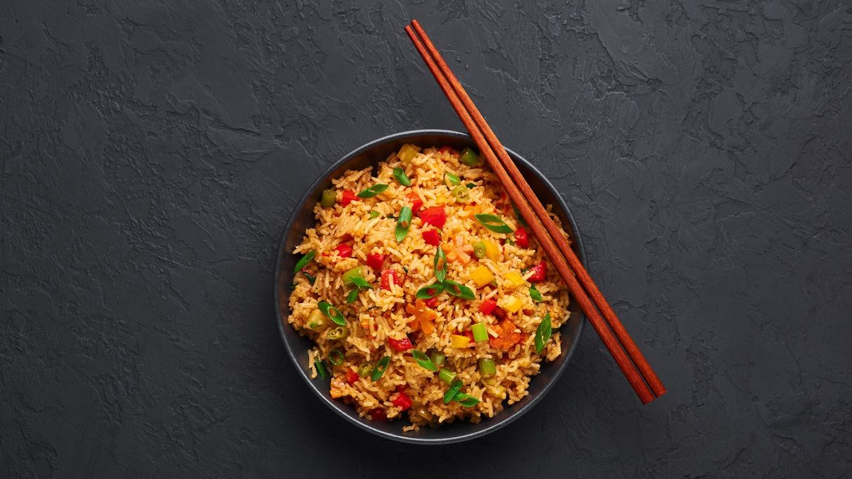 Restaurant-Style Schezwan Fried Rice At Home | Zee Zest