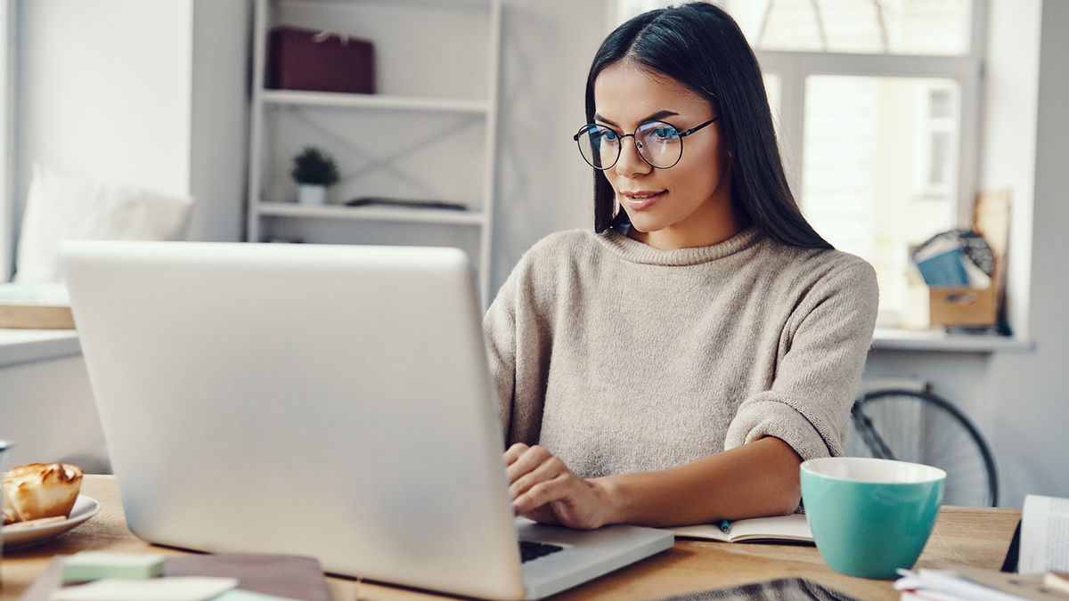 12 Easy Ways To Manage Work From Home - Zee Zest