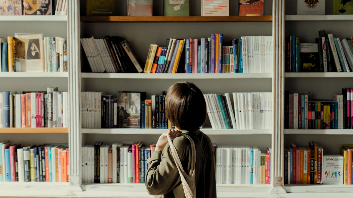 5 Best Libraries In Delhi For You To Explore | Zee Zest