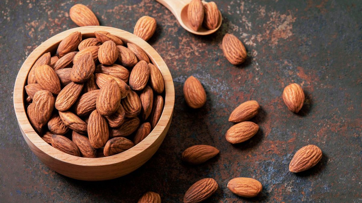 Here's Why You Should Start Your Day With Almonds | Zee Zest