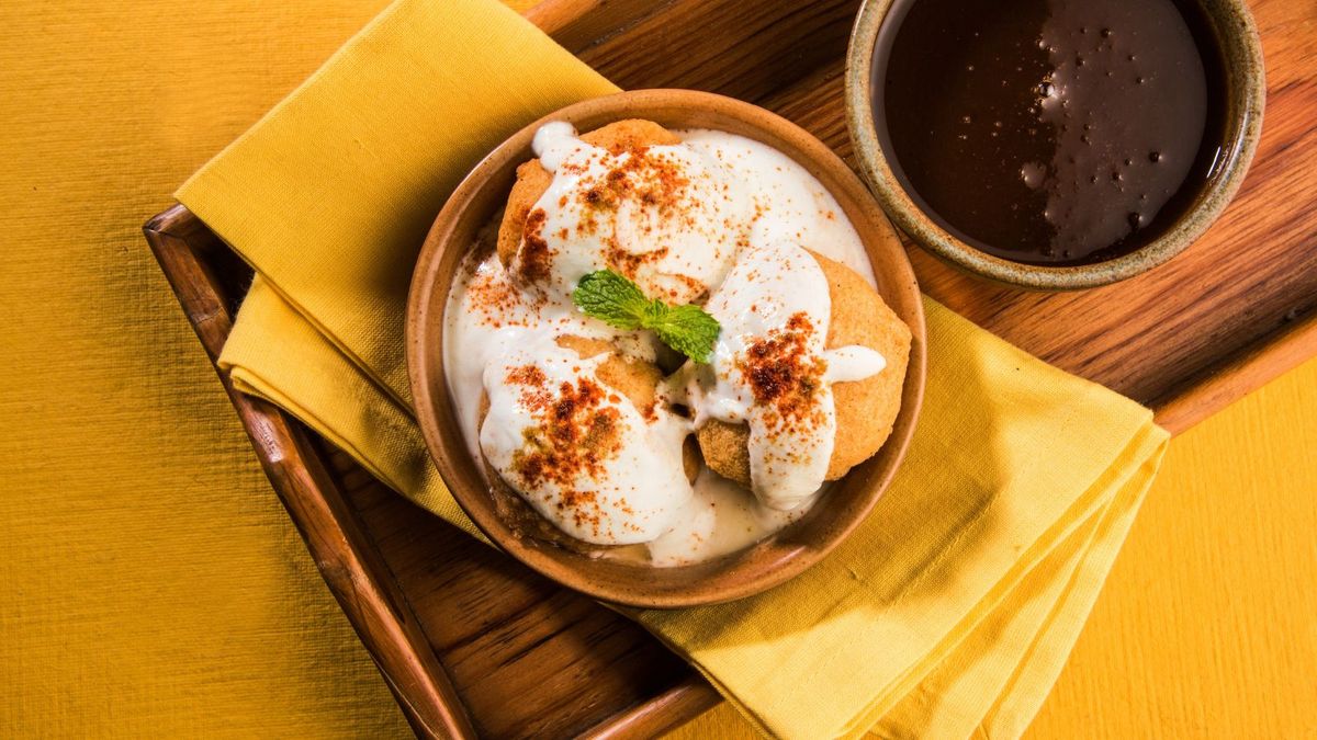 Famous Foods Of Indore To Try | Zee Zest