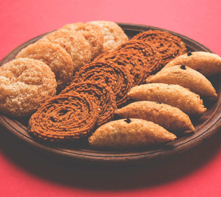 6 Famous Maharashtrian Snacks To Enjoy With Your Evening Tea