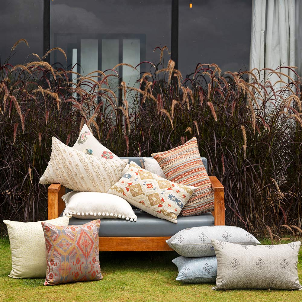 How To Introduce Cluttercore To Your Home Decor | Zee Zest