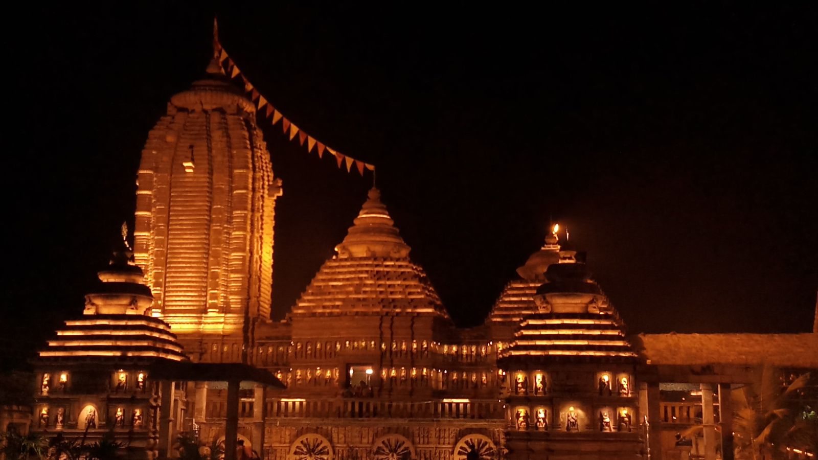 The Most Loved Shree Krishna Temples In India │ Zee Zest