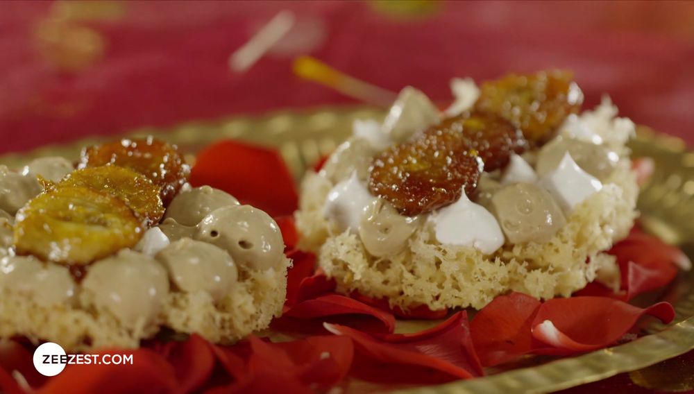 Watch Mini Ghevar With Dulce De Leche Cream And Caramelised Bananas ...