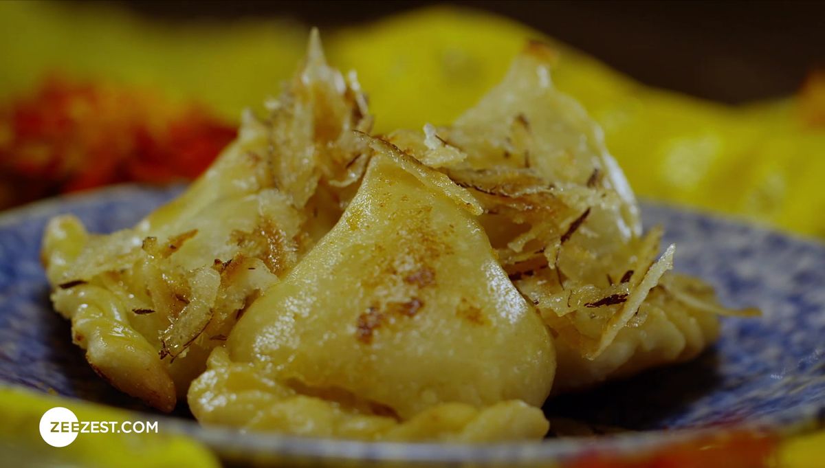 Watch Mawa Samosa Recipe By Chef Akansha Khatri