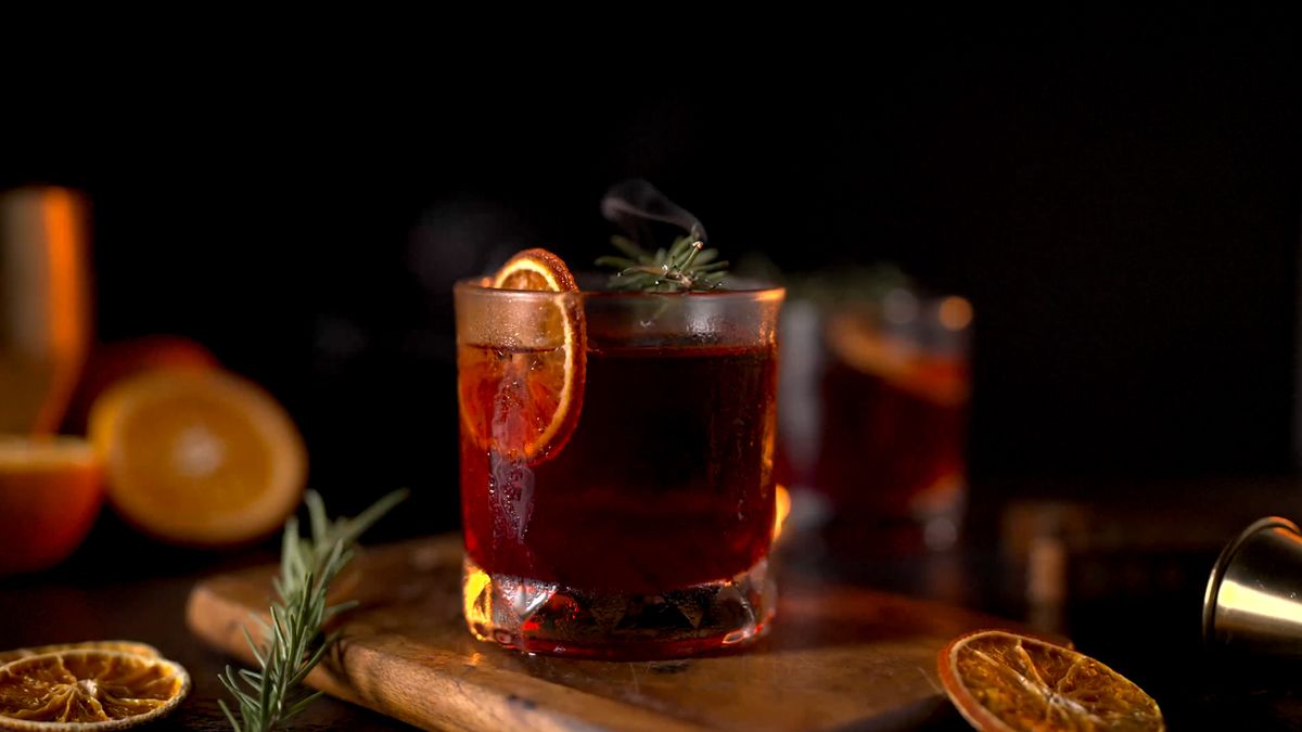 Watch Simple And Refreshing Negroni Cocktail Recipe | ZeeZest