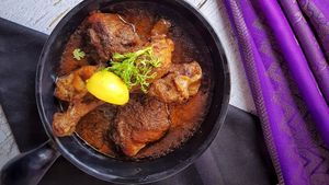 Khandeshi Chicken (Kala Chicken) Curry