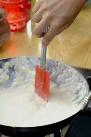 Watch Laccha Rabri Recipe By Chef Akansha Khatri