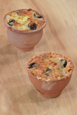 Watch Kulhad Pizza Recipe By Chef Smit Sagar