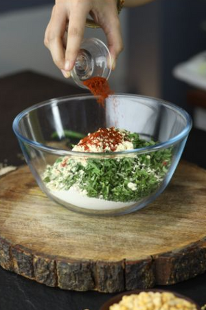 Watch Thepla Recipe By Zee Zest