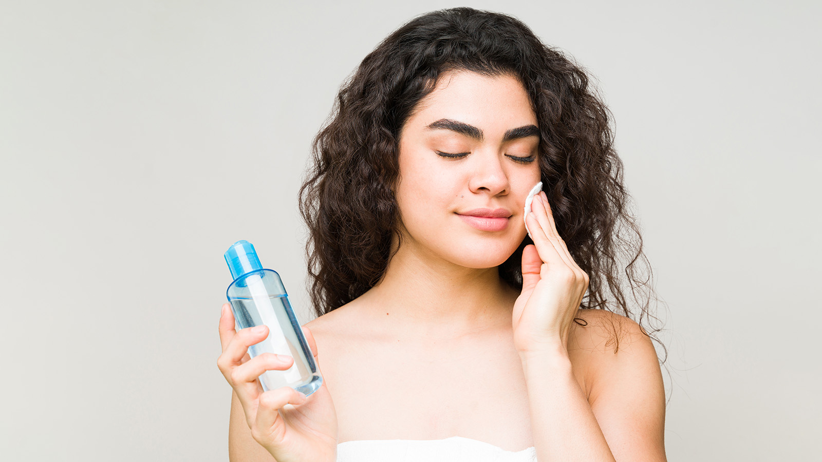 8 Best Micellar Water Brands In India I Zee Zest
