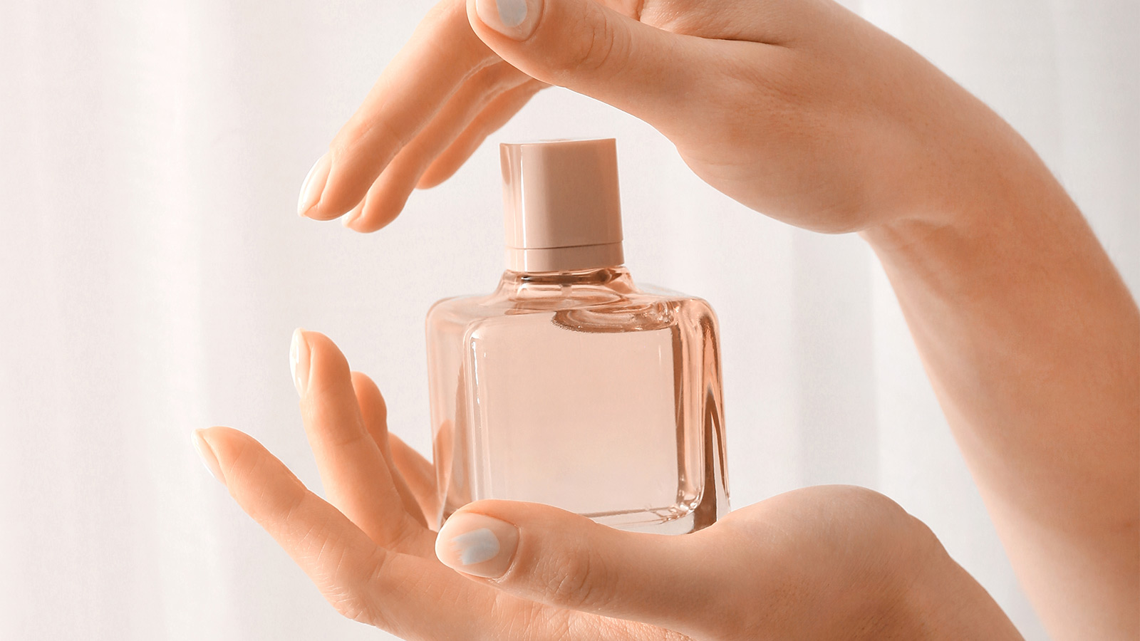 8 Best Summer Perfumes, Fragrances To Try | Zee Zest